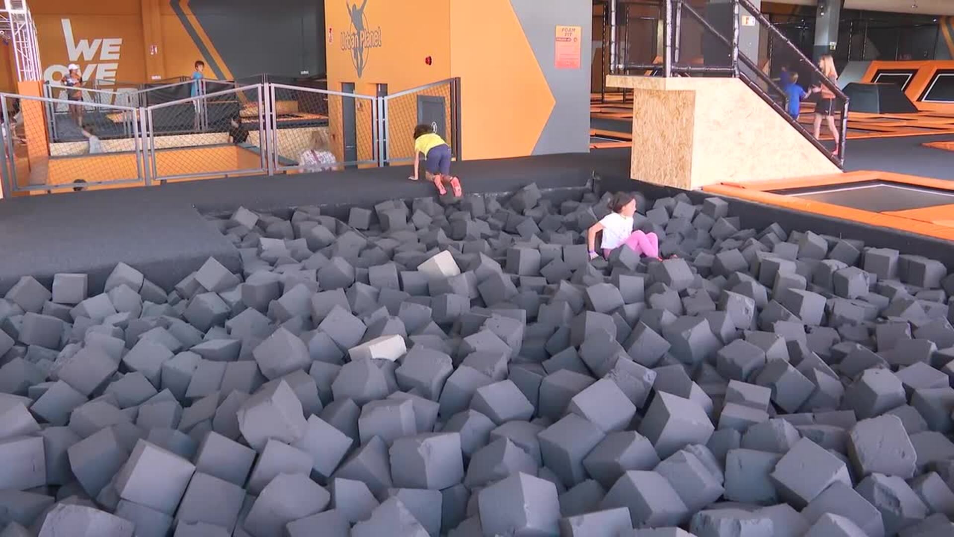 Urban Planet Jump ofrece un parque de trampolines para todos los ...