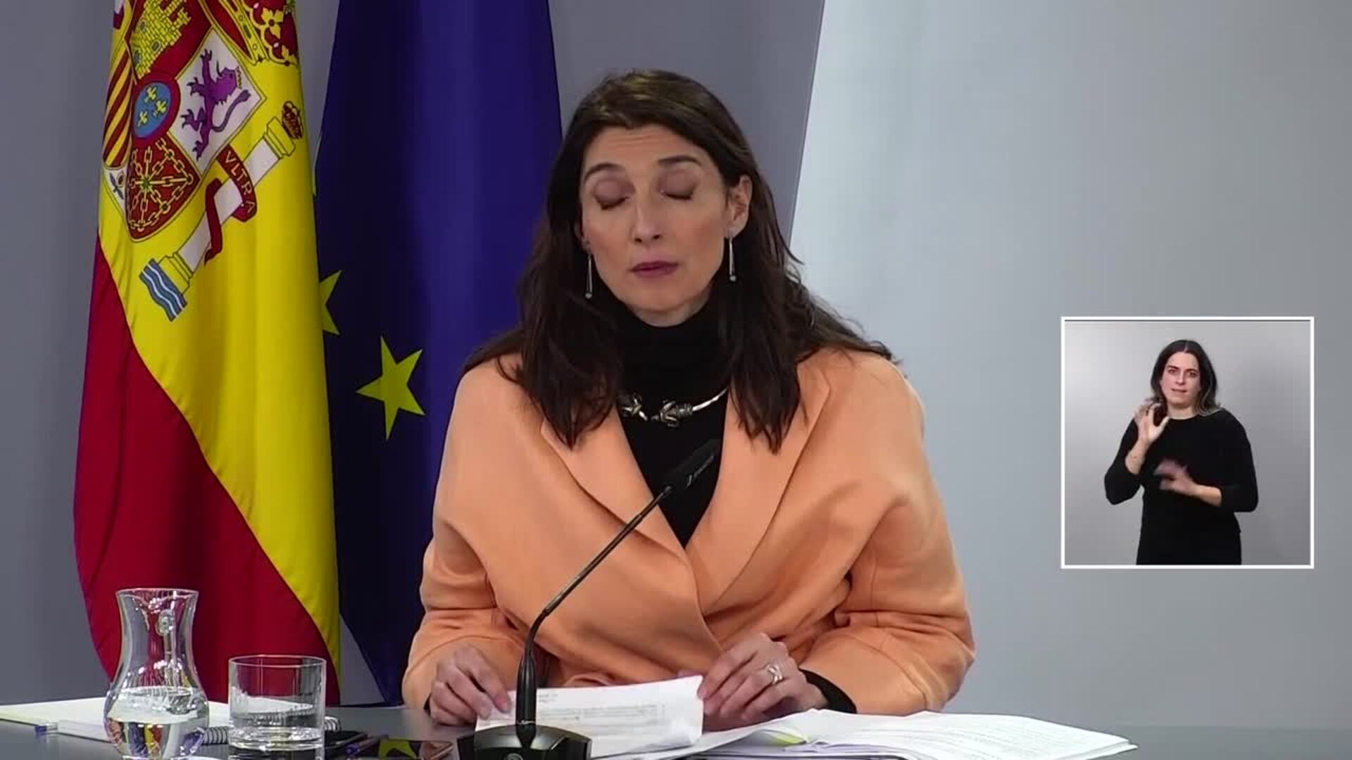 Llop destaca la importancia de la ley de trata: "Es un antes y un ...
