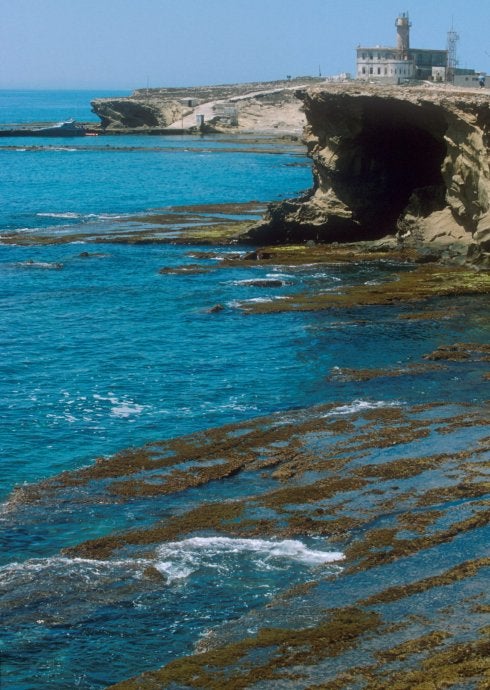 La isla de Alborán, la Bahía de Almería e islotes de la costa, de ...