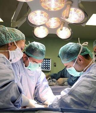 El aumento de pecho, la cirugía estética más demandada en España | Ideal