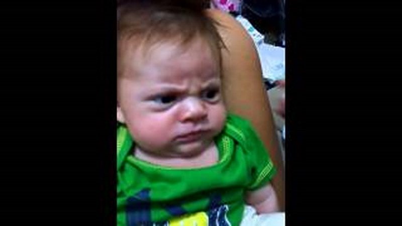 El vídeo del 'bebé más enfadado del mundo' que arrasa en Internet | Ideal